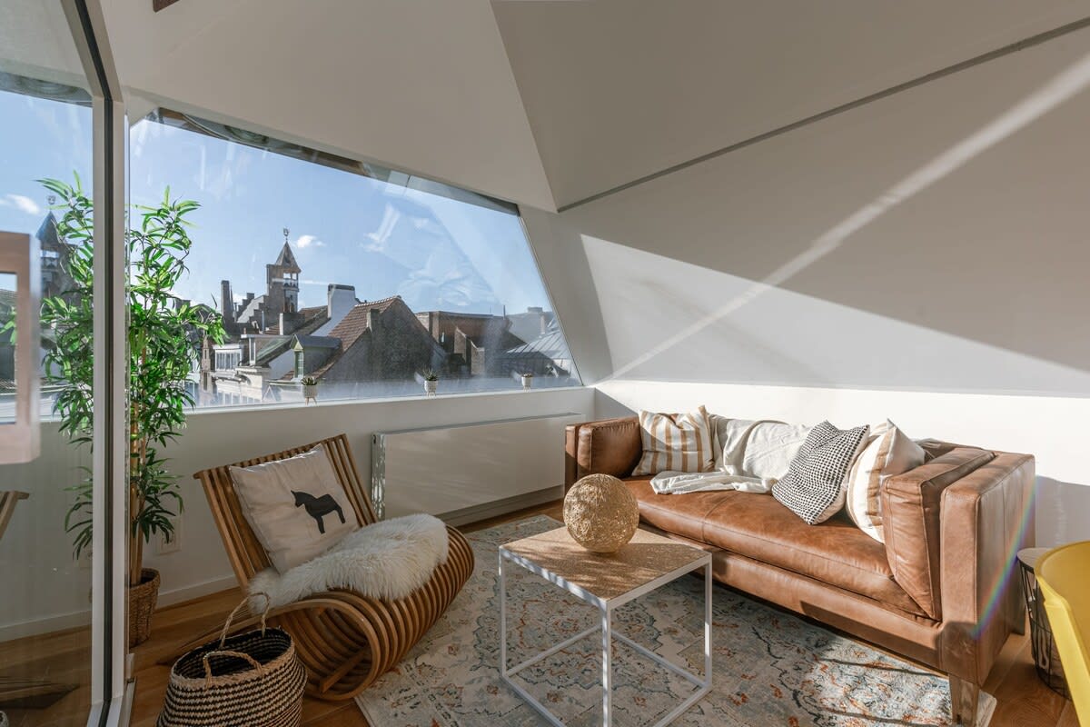 Bright 2br Apartment W/ Balcony & Parking - Ghent (Belgium)