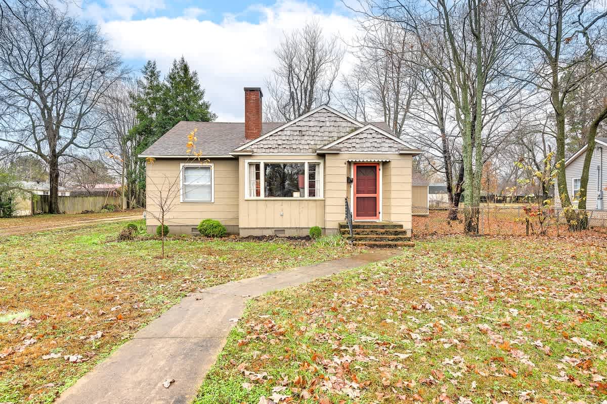 The Fox Den | Siloam Springs | Wright St. Rentals