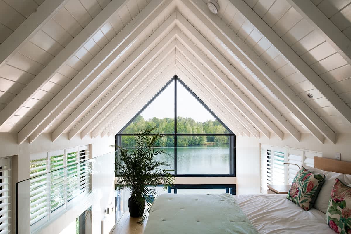 The Boathouse - Romantic Glass Lodge - Hot Tub | South Cerney | Little ...