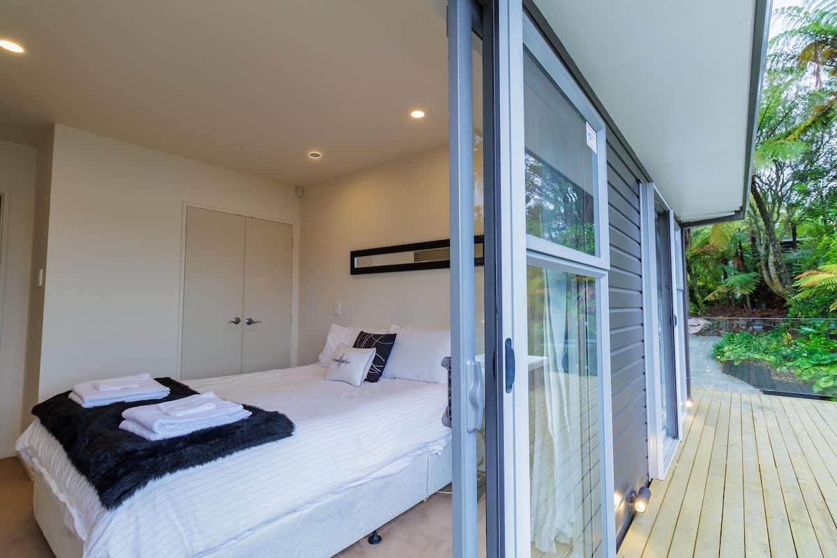 The Lake House | Stunning Views + Private Jetty | Okere Falls | InnList ...