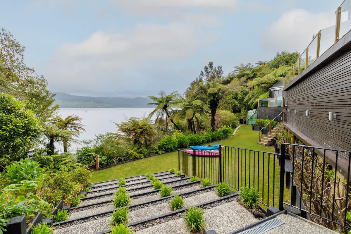 The Lake House | Stunning Views + Private Jetty | Okere Falls | InnList ...