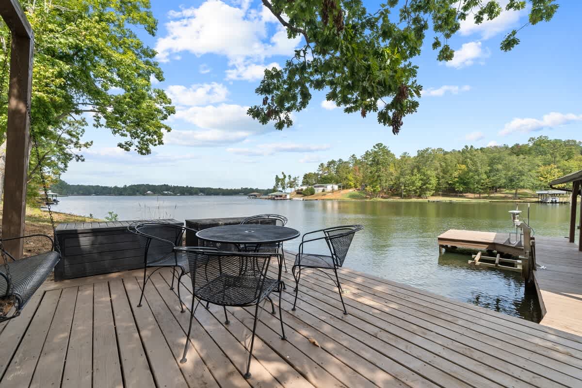 GA Lake House, Sleeps 12, Kayaks, Games + More! | Sparta | Lakeside ...