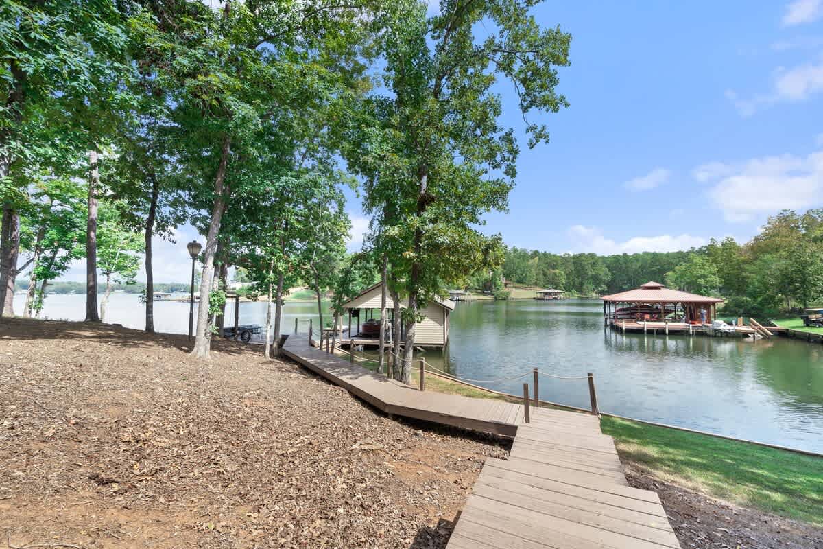 GA Lake House, Sleeps 12, Kayaks, Games + More! | Sparta | Lakeside ...