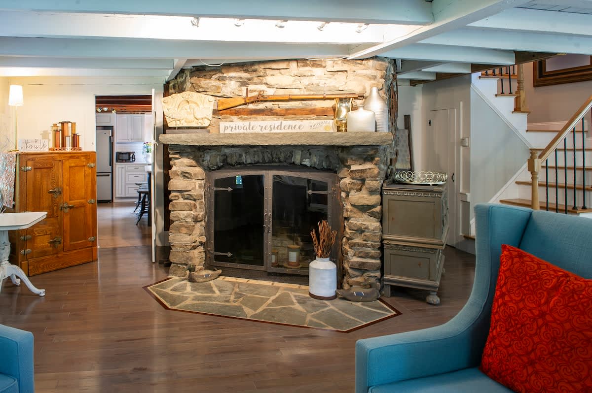 Hammer House at Three Hammers Winery | Hawley | Select Rentals