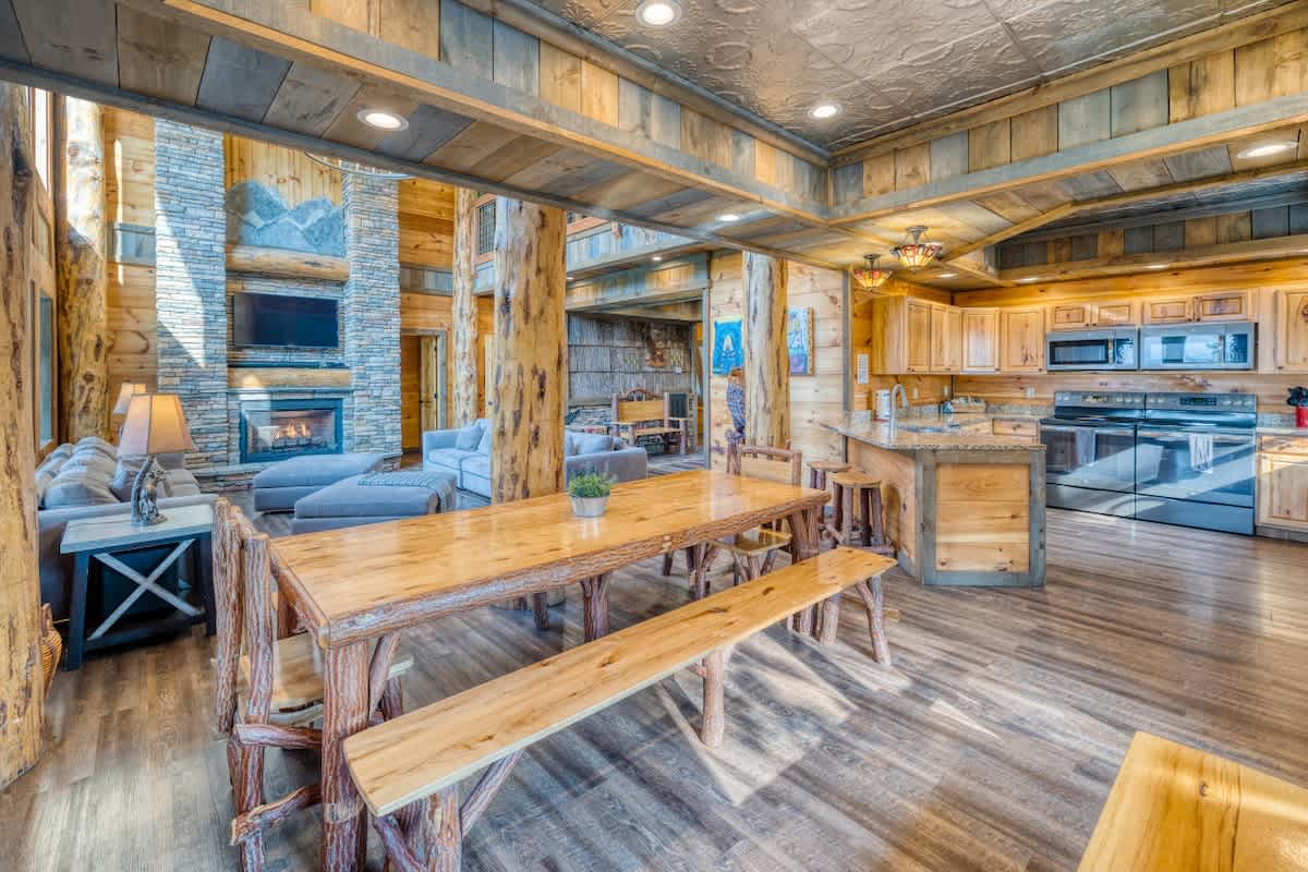 Eagle River Lodge - Huge Indoor Pool - Sleeps 24! | Sevierville | Unwind Luxury Vacations