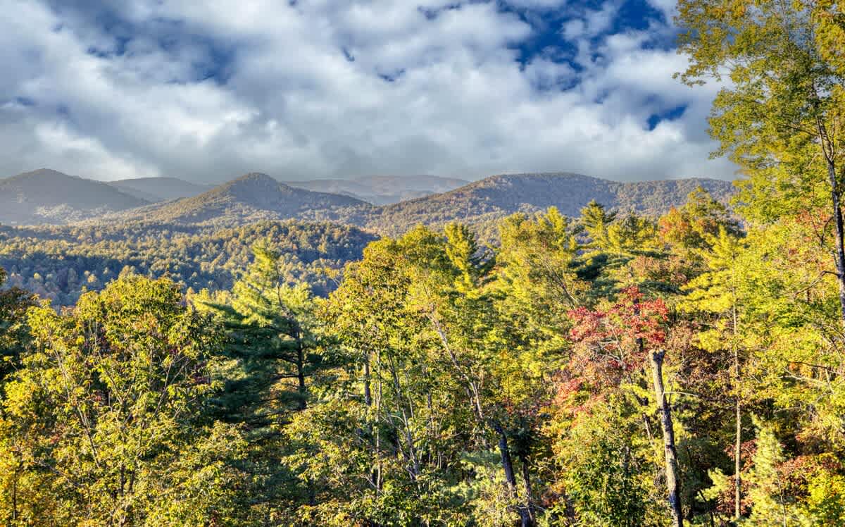 Pinnacle Place – Modern 4BR w/ Hot Tub & Views | Epworth | Unwind ...