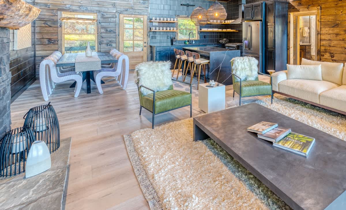 Pinnacle Place – Modern 4BR w/ Hot Tub & Views | Epworth | Unwind ...