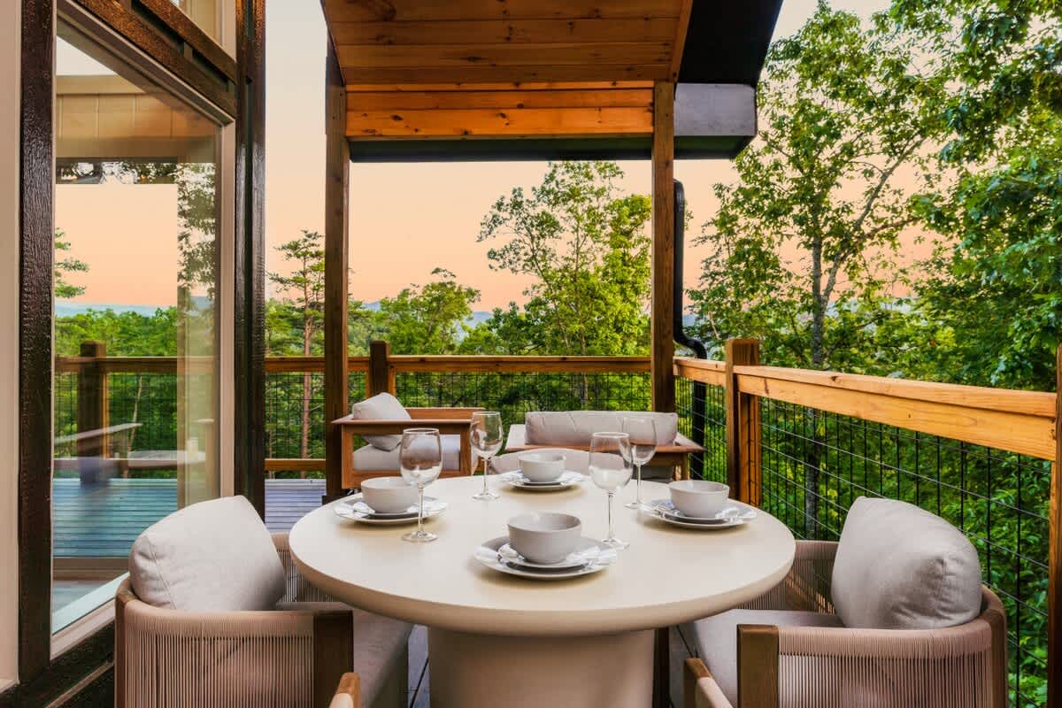 Redtail Lodge – Pool, Hot Tub, Game Room & Mountain Views | Sevier ...