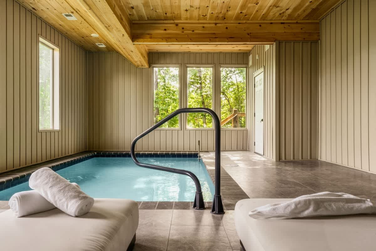 Redtail Lodge – Pool, Hot Tub, Game Room & Mountain Views | Sevier ...