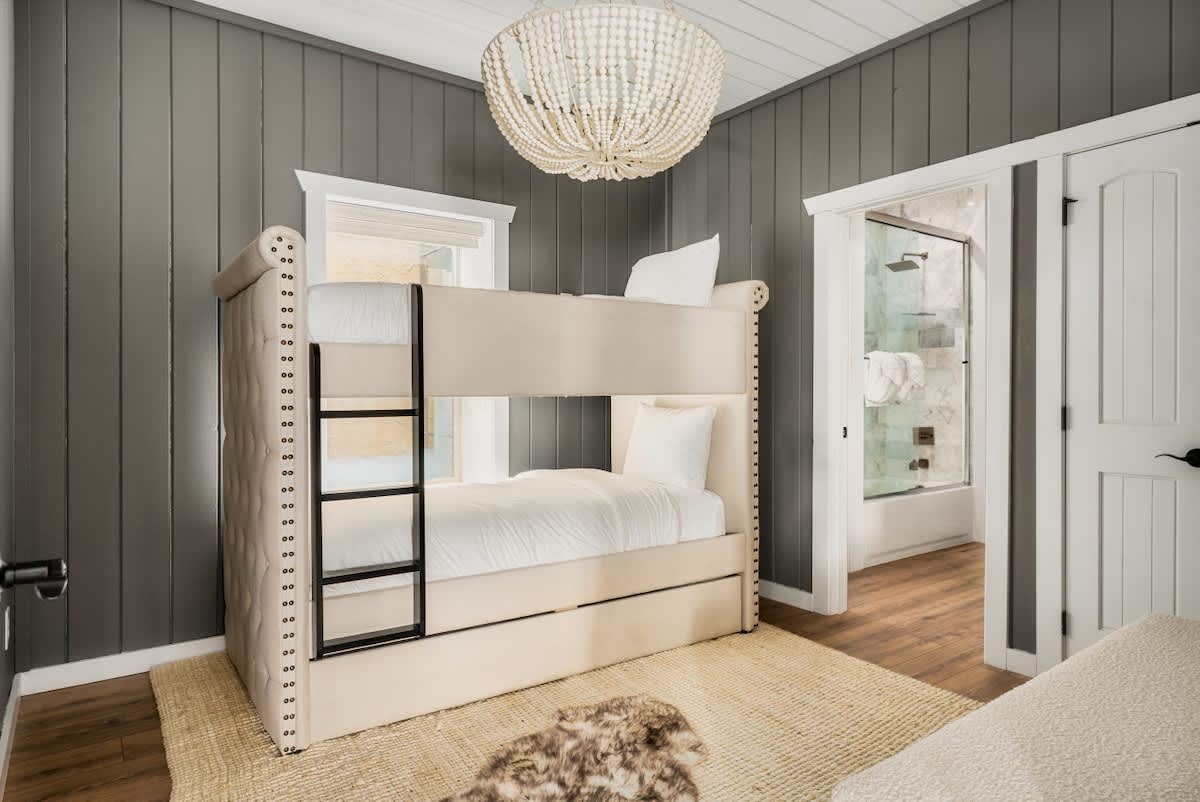 Redtail Lodge – Pool, Hot Tub, Game Room & Mountain Views | Sevier ...