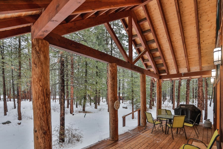 Ponderosa Cabin | Mazama | The Inn at Mazama | Cabins of the Methow