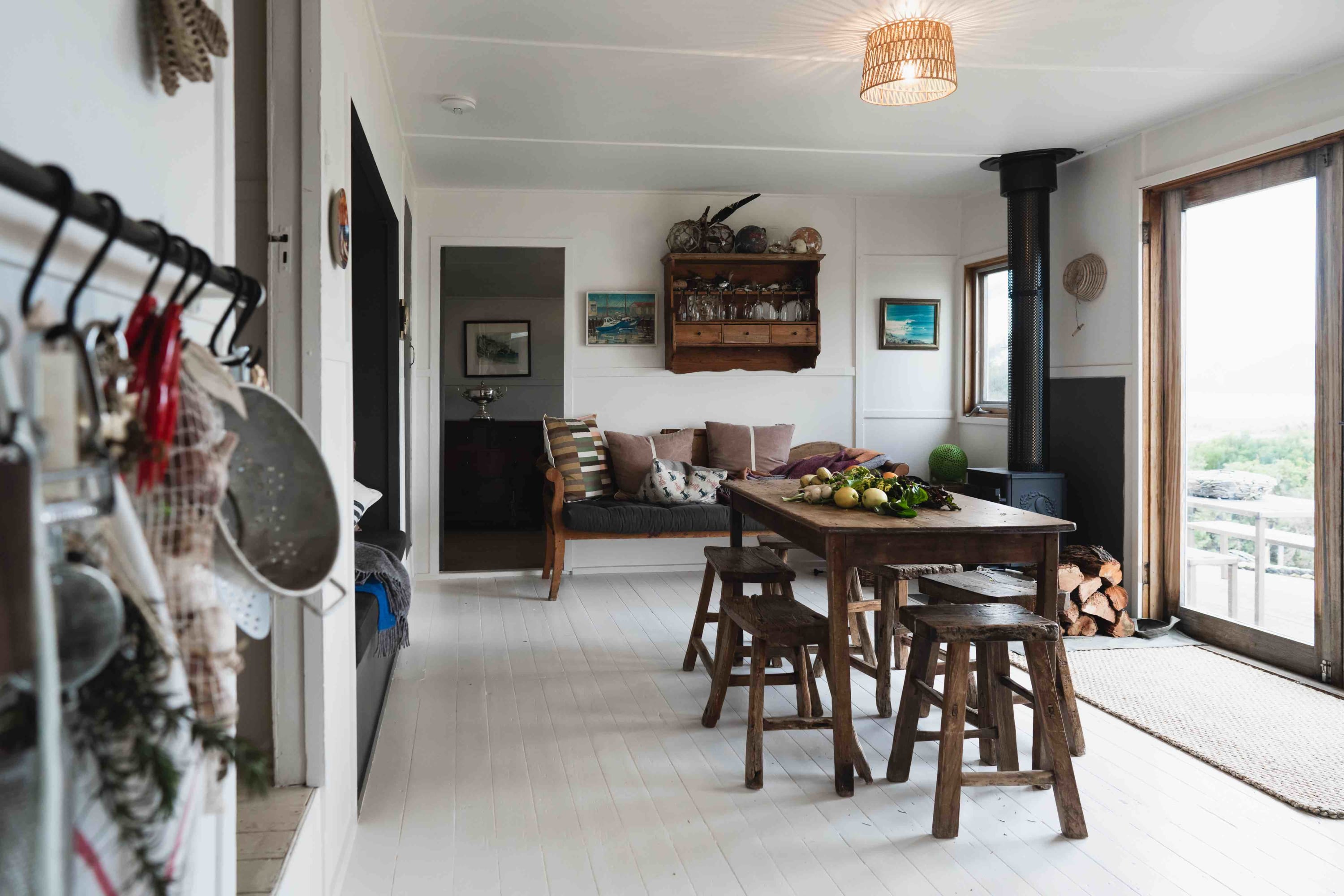 Crayshack an authentic Tasmanian beach side shack on the water ...