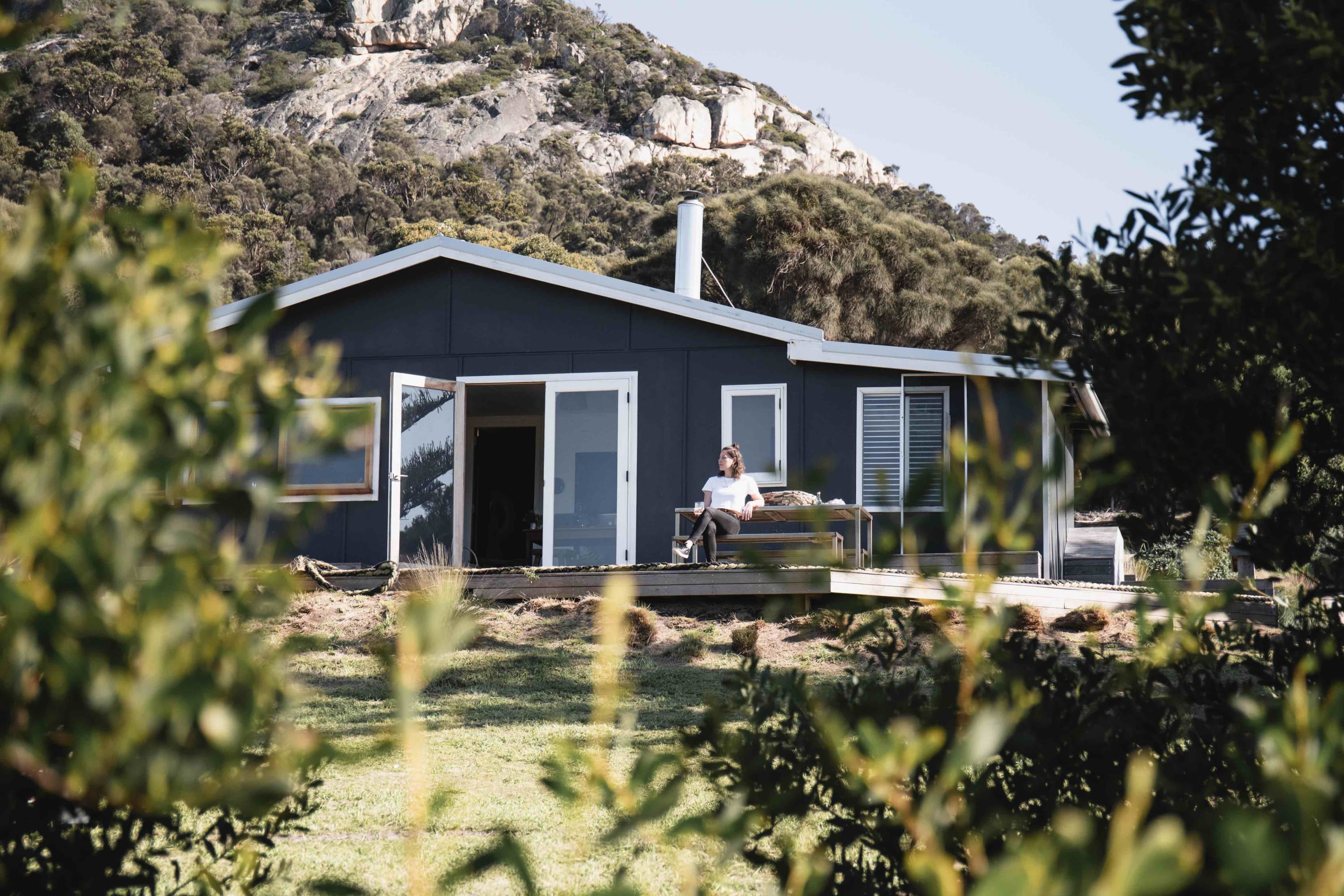 Crayshack an authentic Tasmanian beach side shack on the water ...
