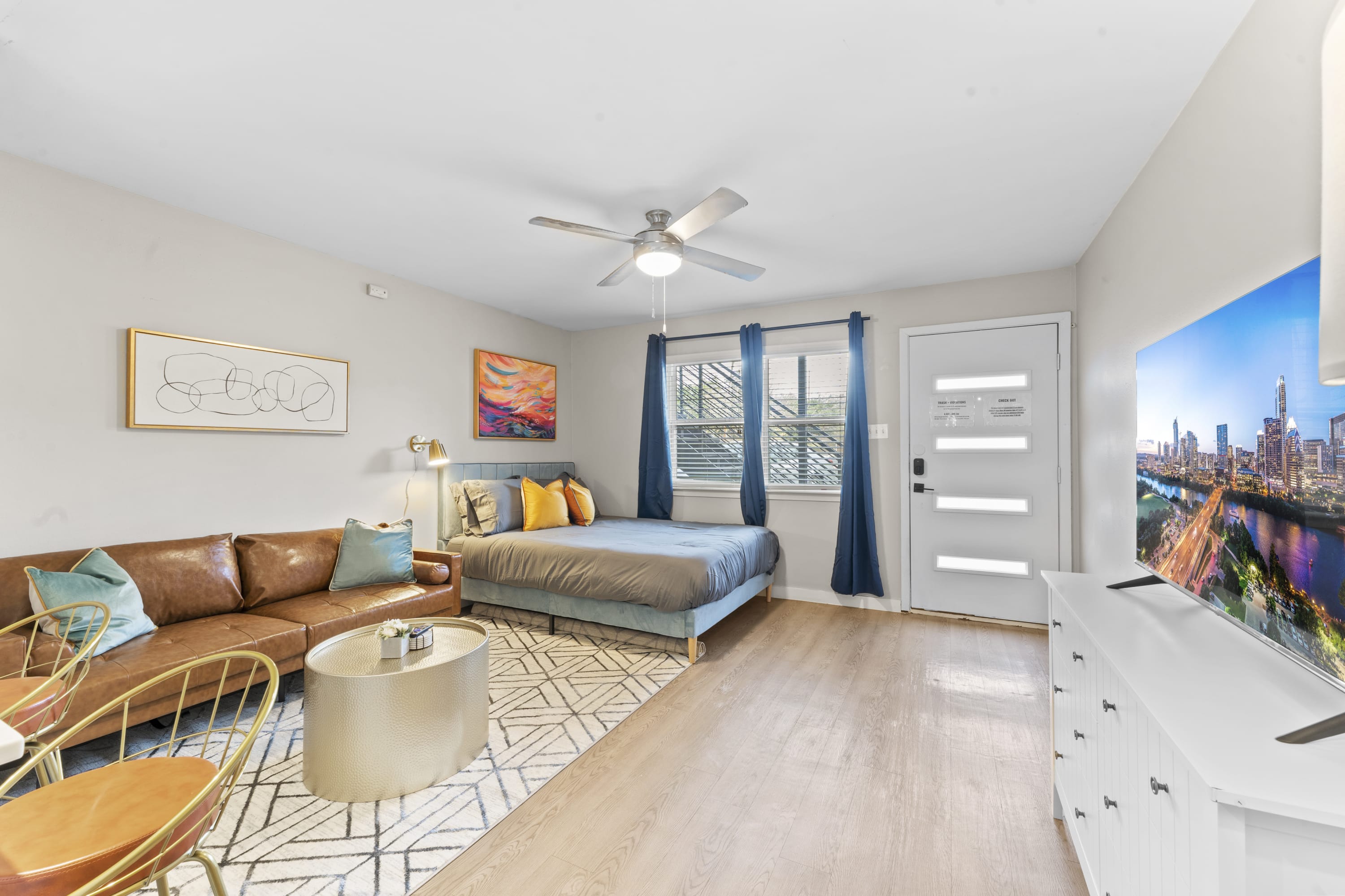 Stylish Modern Studio Close To Downtown And Domain - Austin, TX