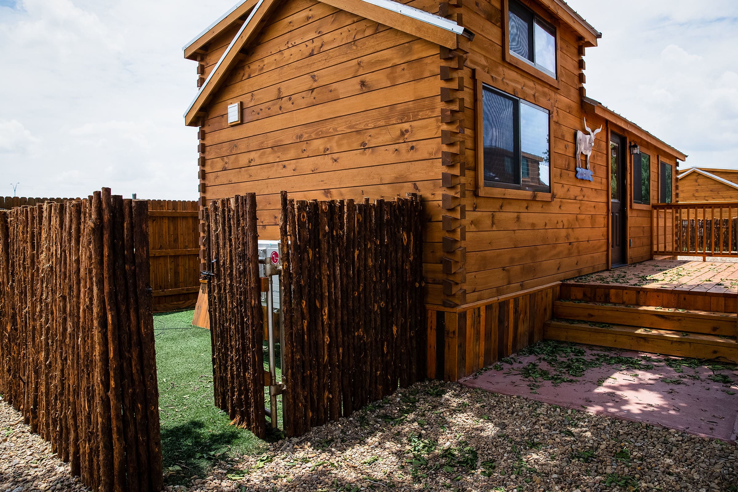 Big Texan Cabins | Amarillo | Big Texan Cabins and Wagons