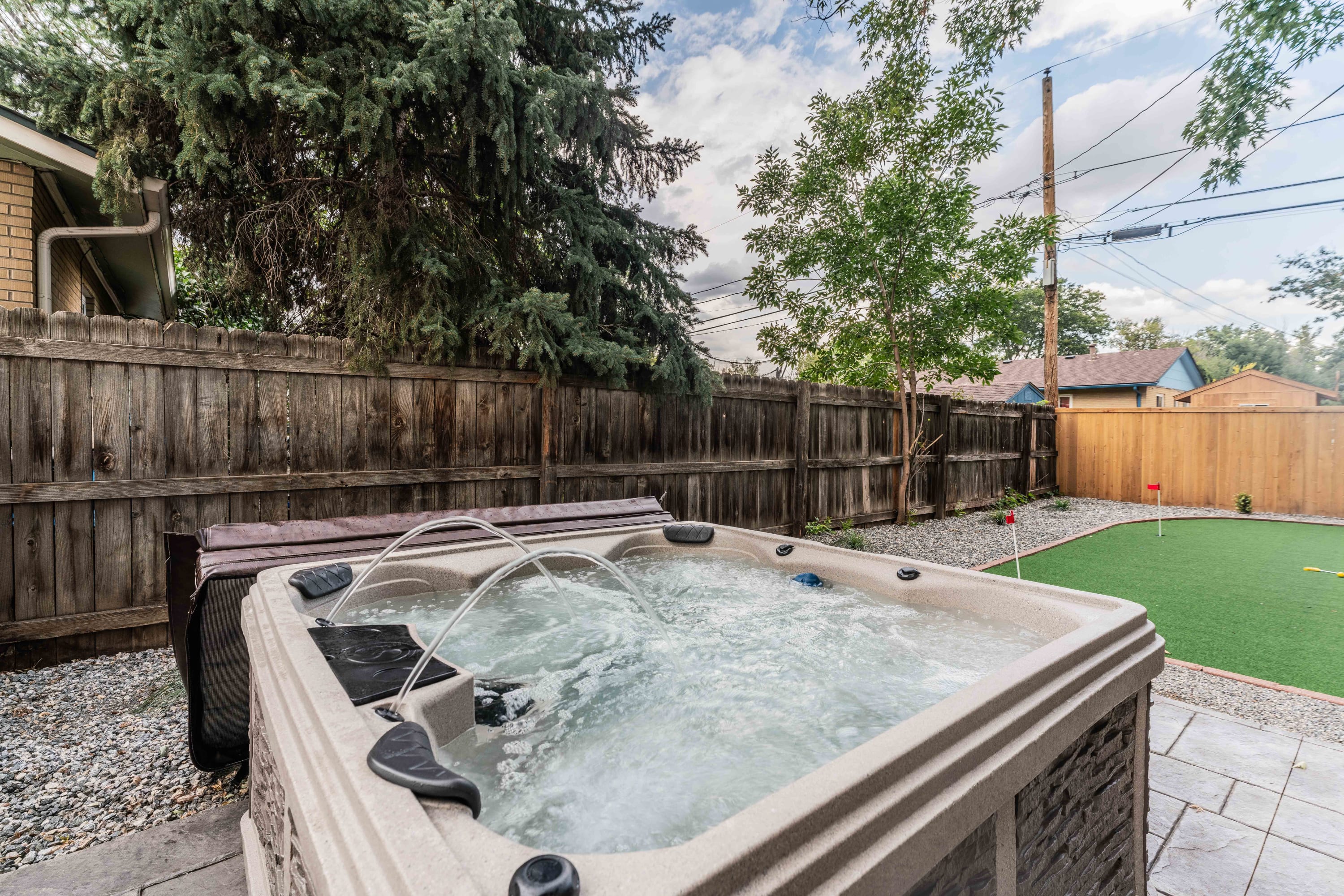 Game Room- Hot Tub- Sauna & Projector! - Denver, CO