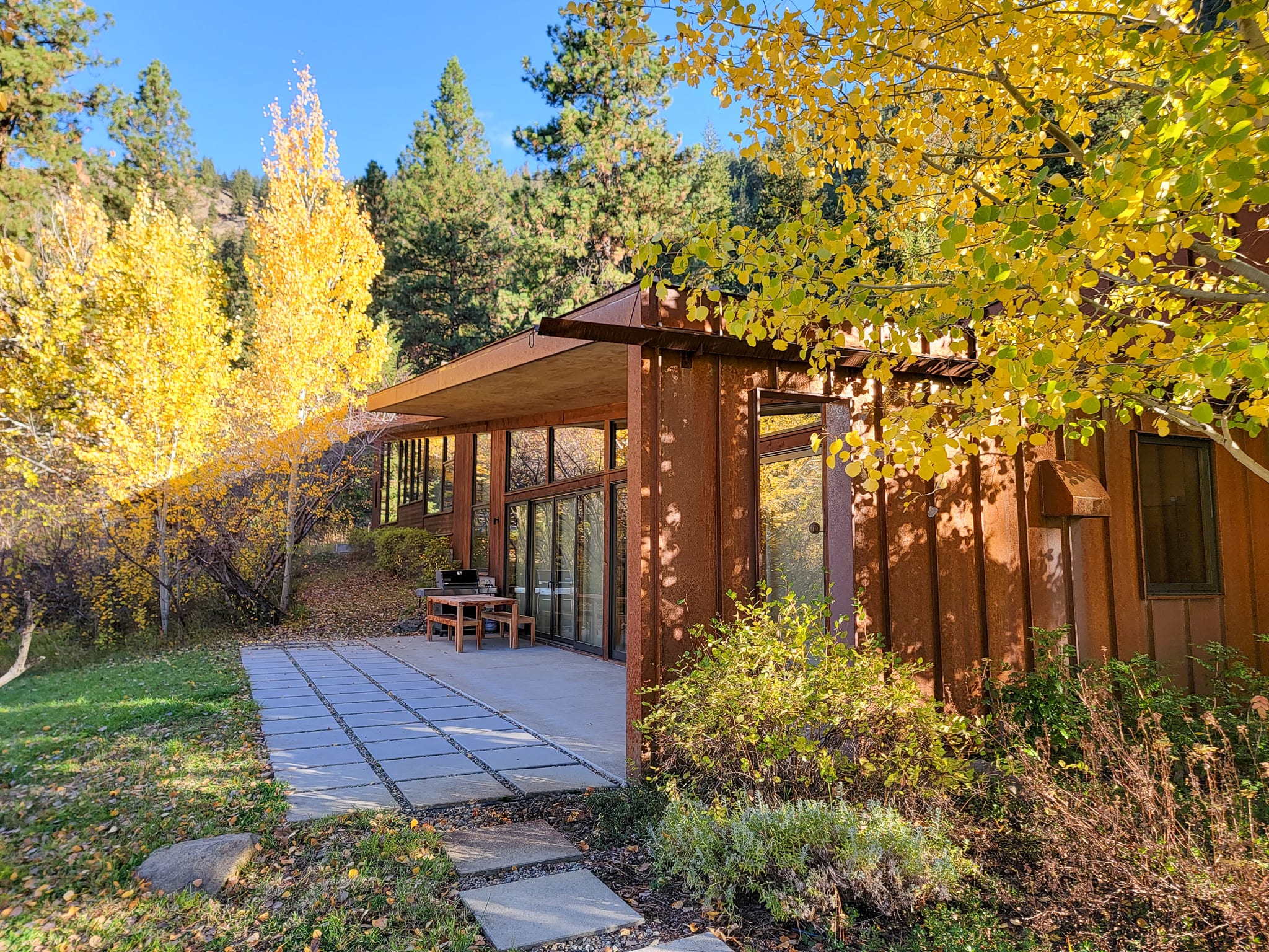 Miners Refuge - Mazama retreat with mountain views | Mazama | The Inn ...