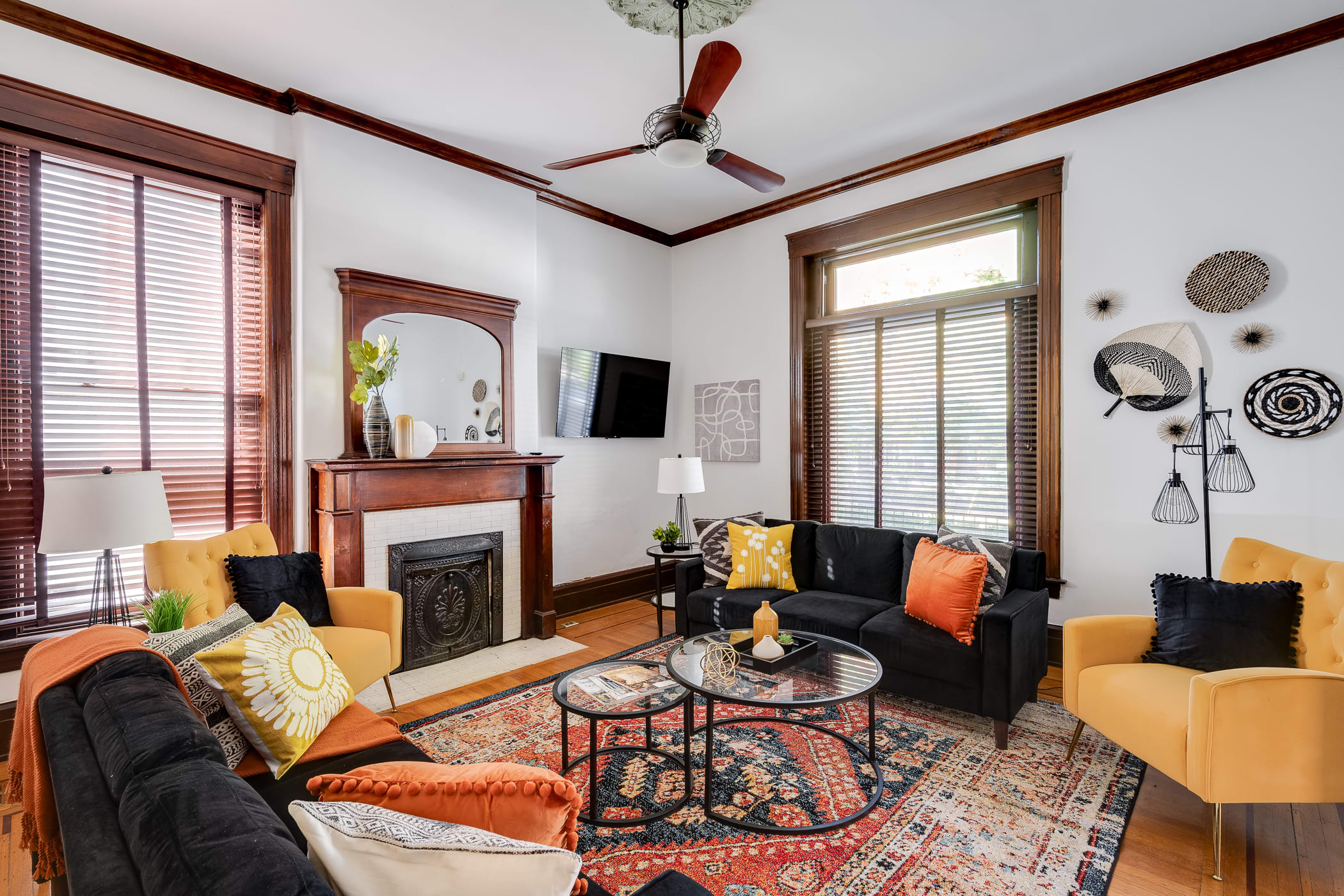 Spacious Backyard And Two Living Rooms - Charming Victorian Haven - Louisville, KY