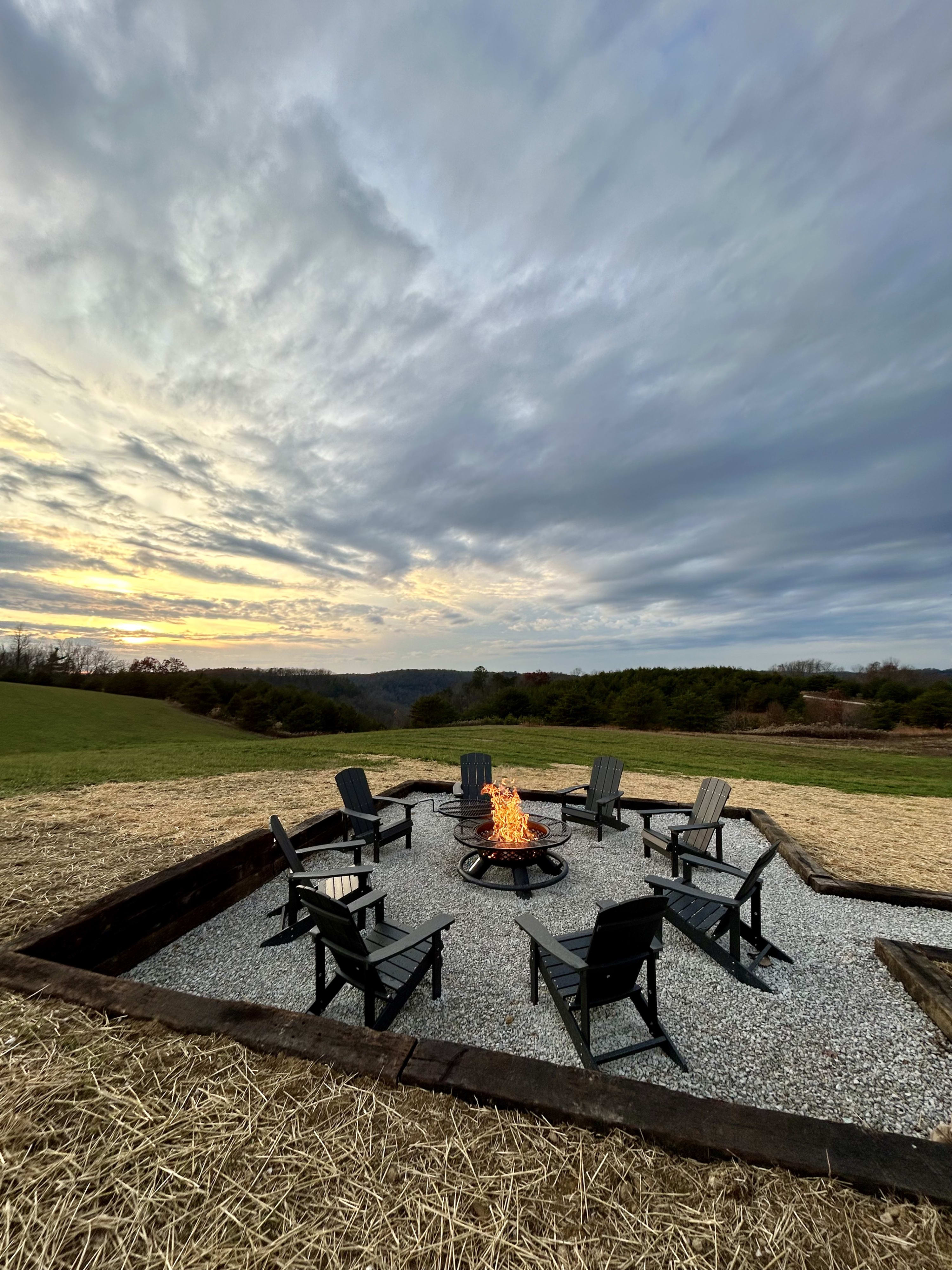 Sunset Ridge- Natural Bridge, Sunset View, Hot Tub | Rogers | RRG Getaways