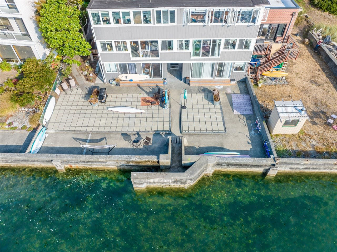 Waterfront Access And Spectacular Views - Serene Coastal Haven - Seattle, WA