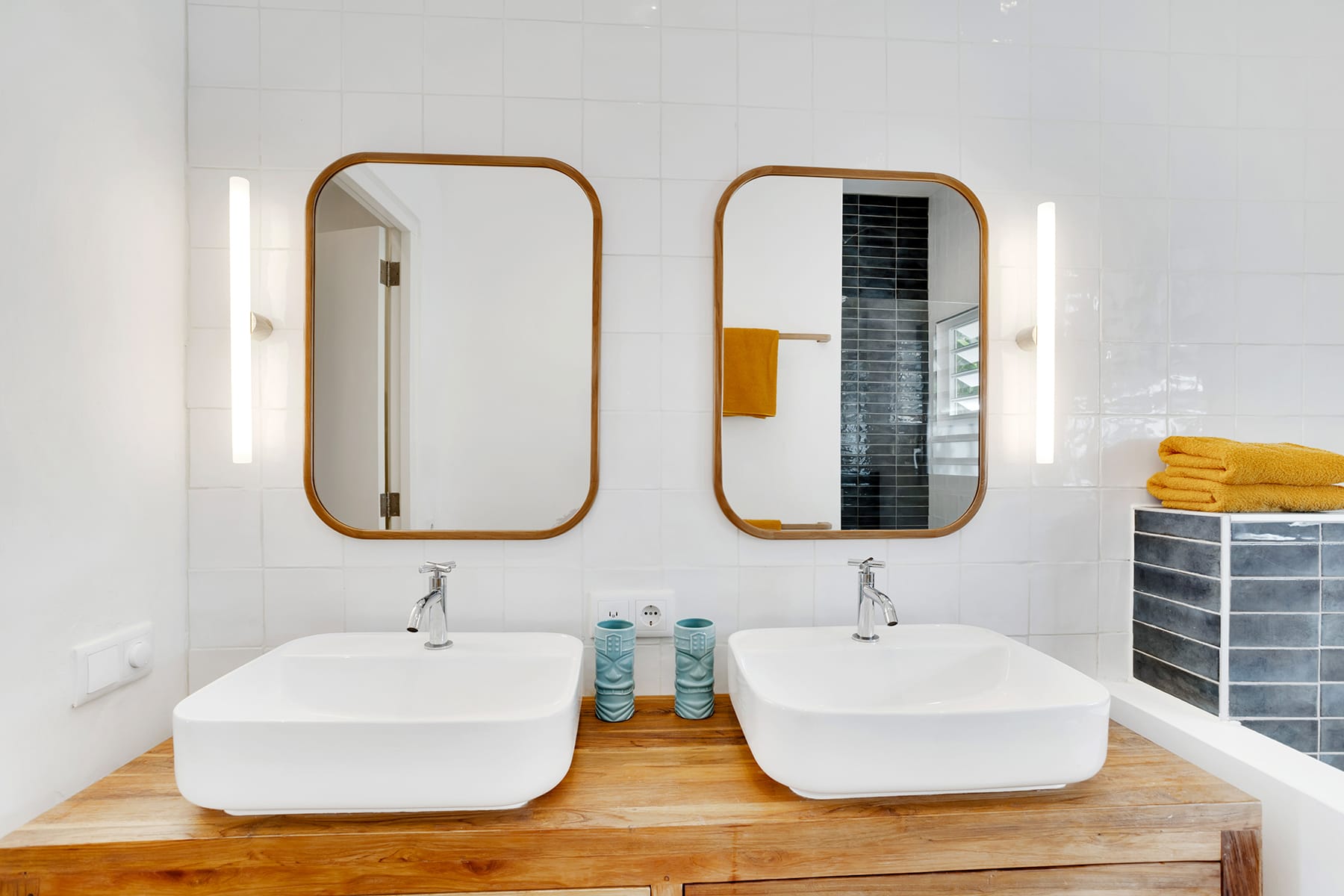 Pixel Paradise oceanfront beach house with stunning views - From $221 ...