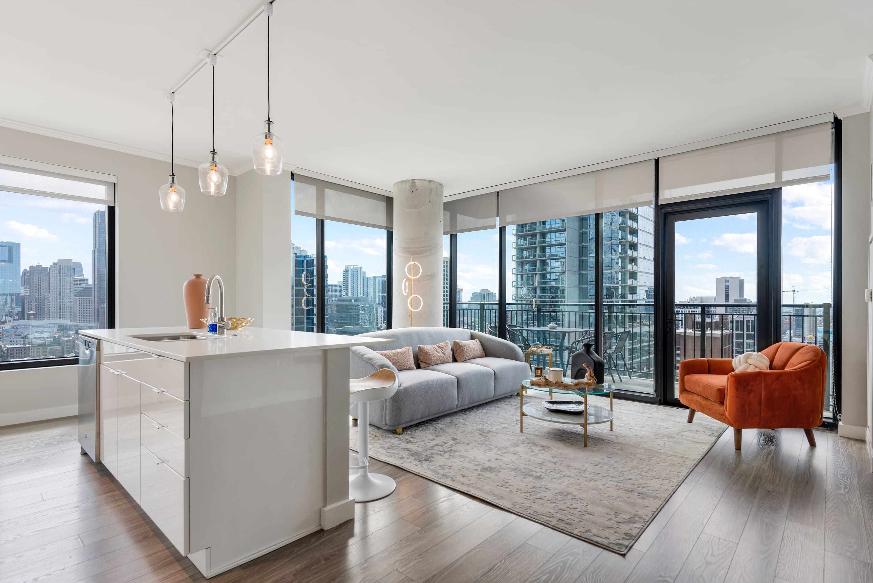 Gold Coast Luxury: 2br With Sweeping City Vistas - Chicago, IL