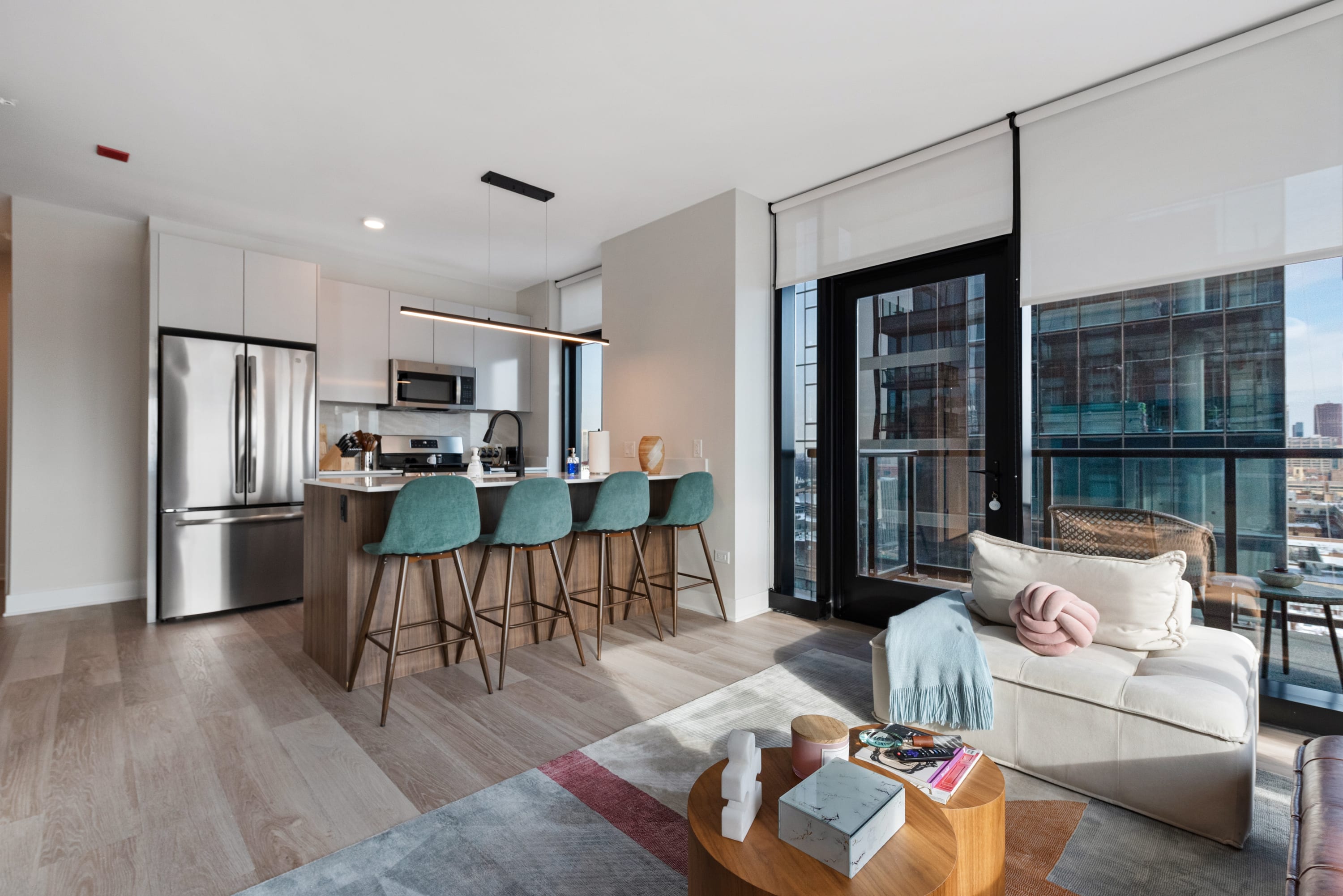 Prime West Loop 2br Duo + Enjoy Unique Gatherings - Chicago