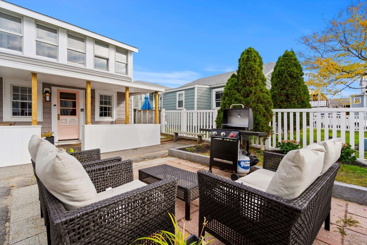 The Addie Shack | Pet Friendly | Steps To Beach - Salisbury, MA