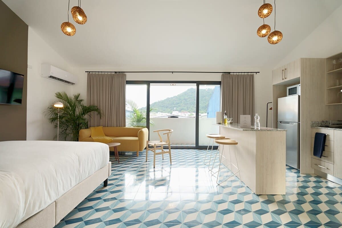 Stylish Loft Retreat - Elevator, Wifi, Patio, Fireplace - パナマ