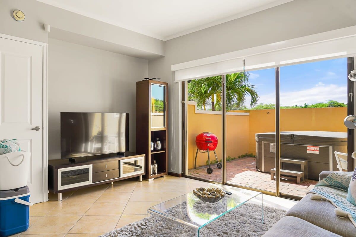 Modern 2-bedroom Home With Pools In Aruba - Aruba