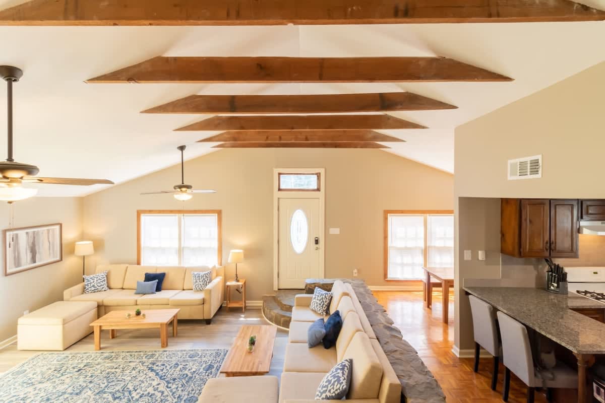 Pet-friendly Condo W/ Free Parking, Near Downtown - Columbus, GA