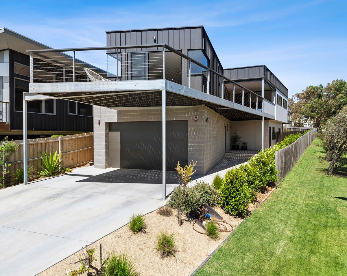 Ocean, Golf Course and Parkland Views 250m to Sand | Jan Juc | Ocean ...