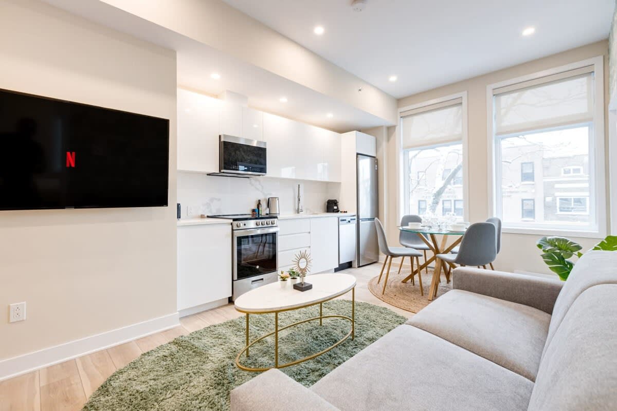 M11 | Mount-royal Suites: 2br + Sofa Bed - 25 -