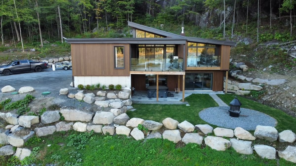 Lakeview Luxury Cottage W/ Private Spa - Quebec
