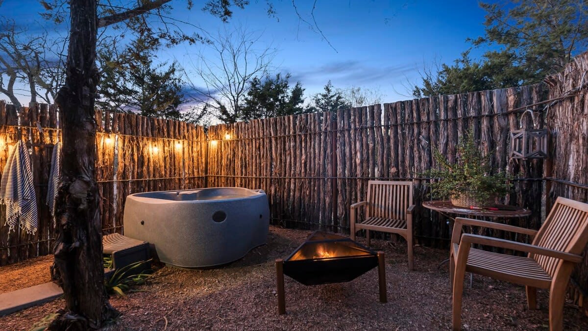 Indira at Ololo, Hot Tub, Outdoor Shower, Fire Pit | Fredericksburg ...