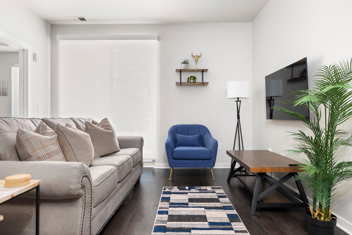 *New* Spacious Condo Near Downtown Tc - Traverse City, MI