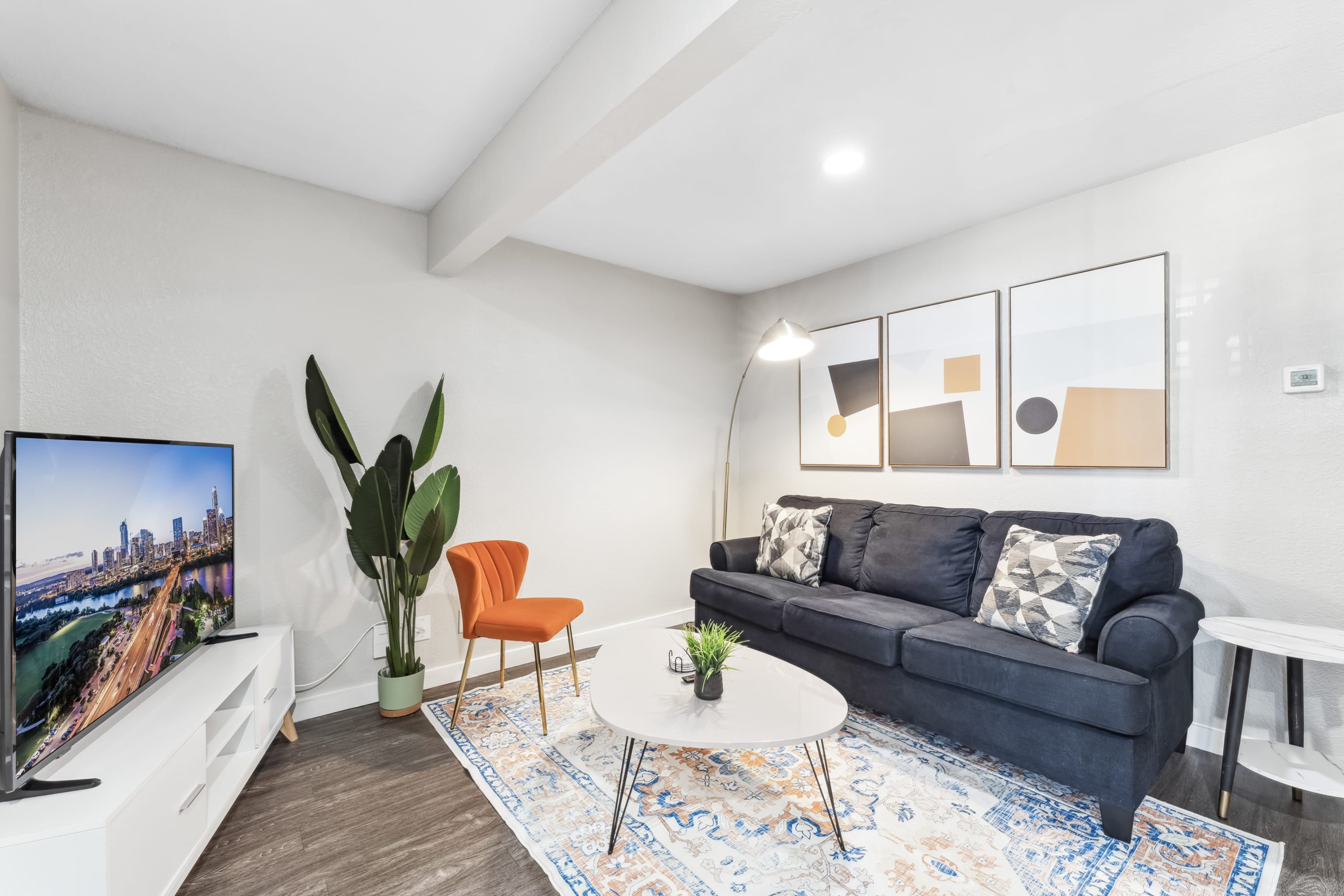 Quaint King Bed 1br, 5 Min To Dt W/ Pool - Austin, TX