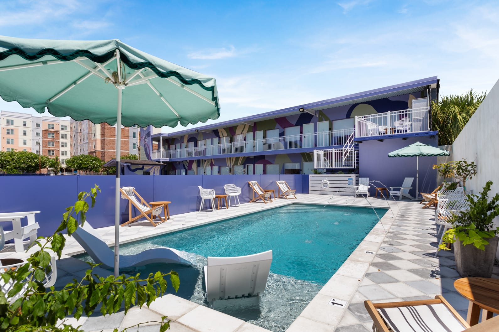 Room With King Bed, Pool And Gated Parking - Louisiana