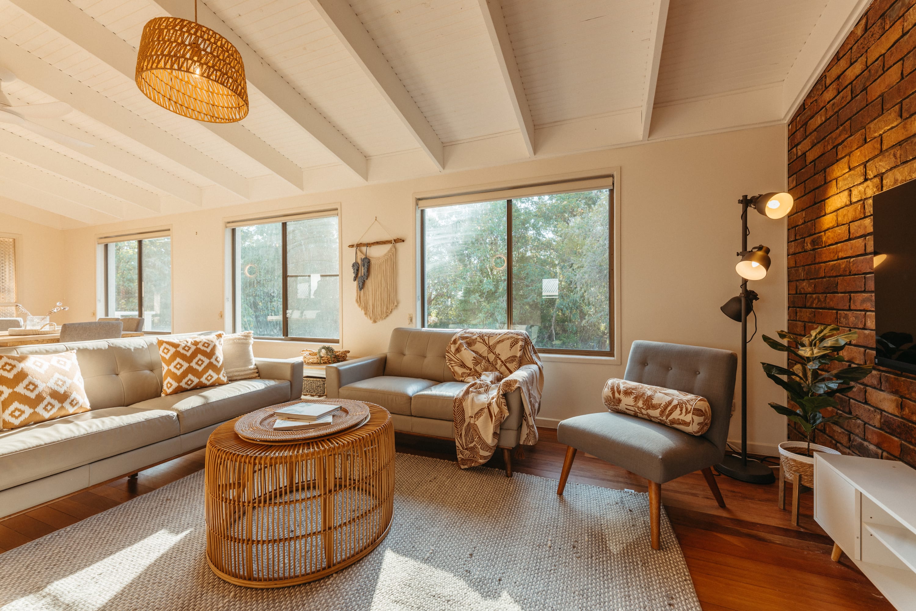 Roderick Beach House Pet Friendly | Caloundra Region | Welcome Ready ...