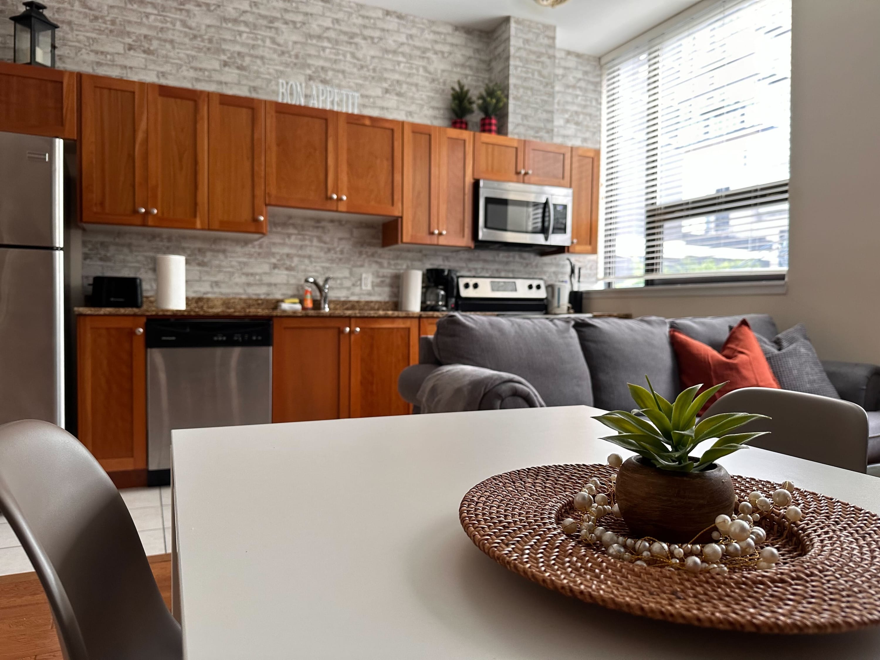 Chic Loft With Ac And Fast Wifi - Stylish Urban Escape - Halifax
