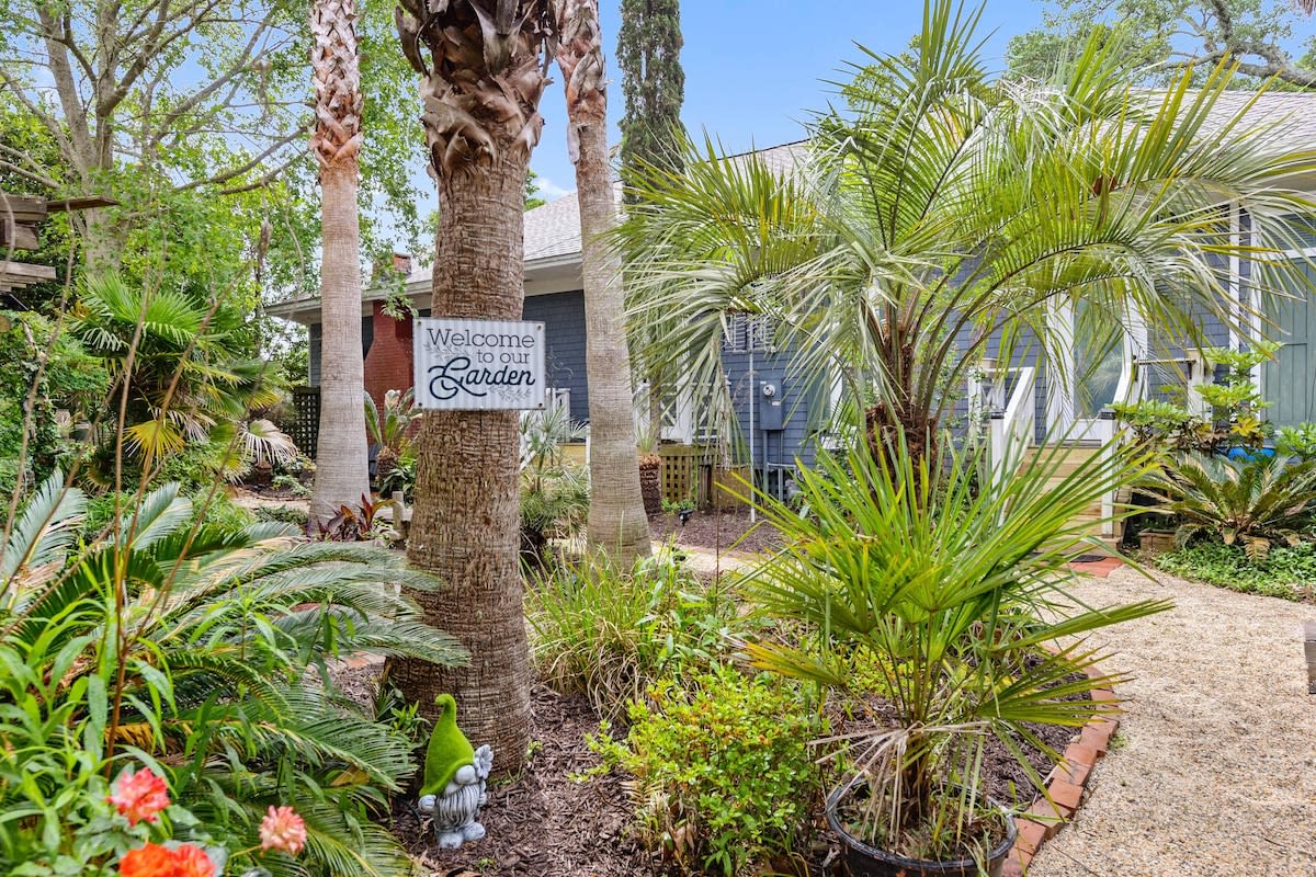 Bare Feet Bungalow -Close To Beach & Dog Friendly - Mississippi