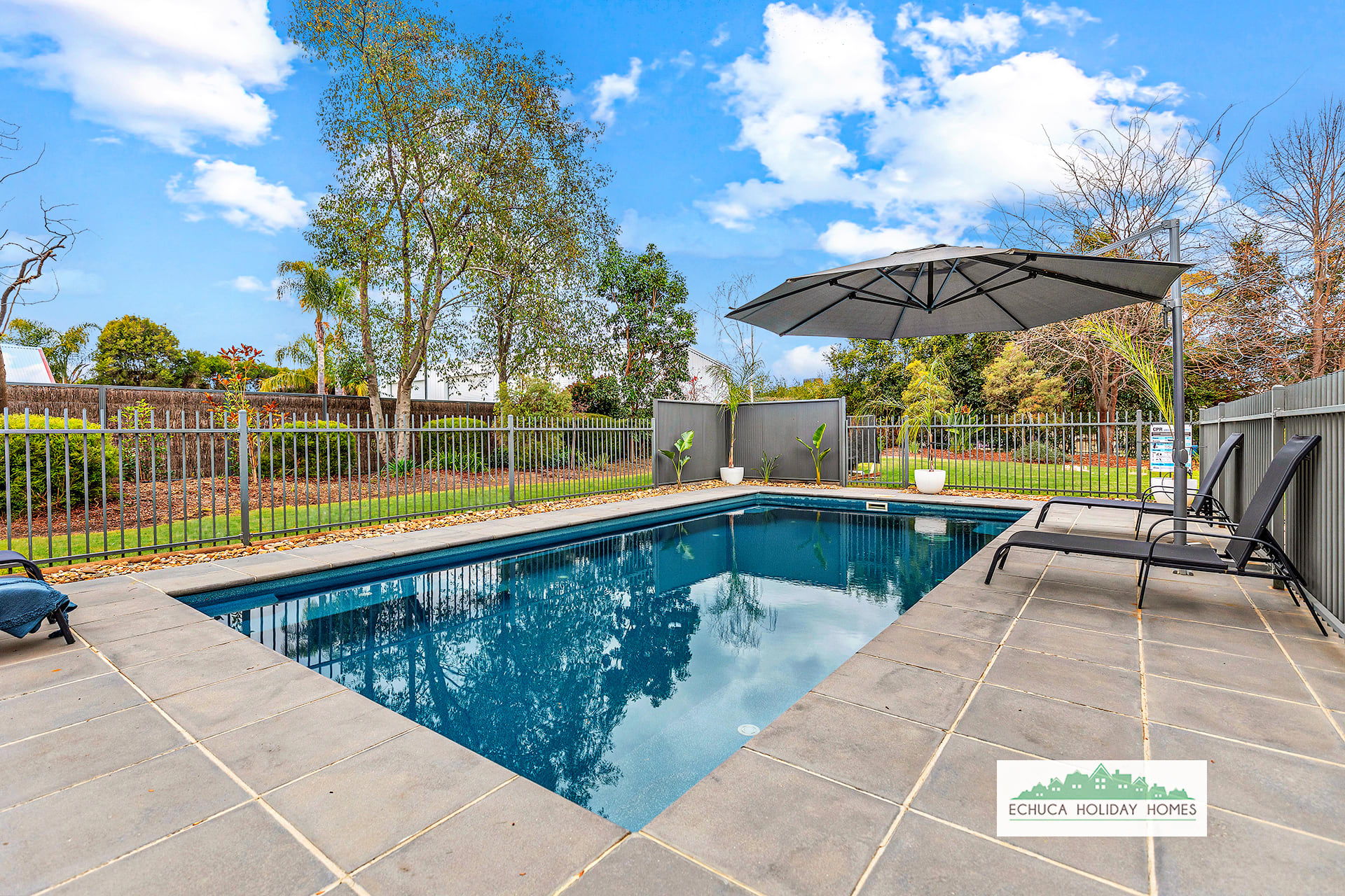 Luxury Pool Villa | Murray River | 4BR | Moama | Echuca Holiday Homes