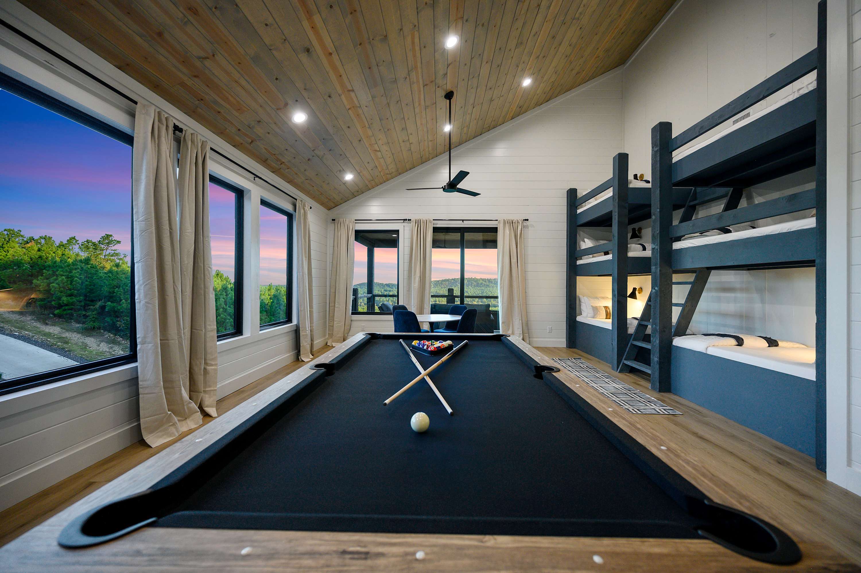 Pets | Heated Pool | Fire Pit | Hot Tub | Sleeps 26 | Broken Bow ...