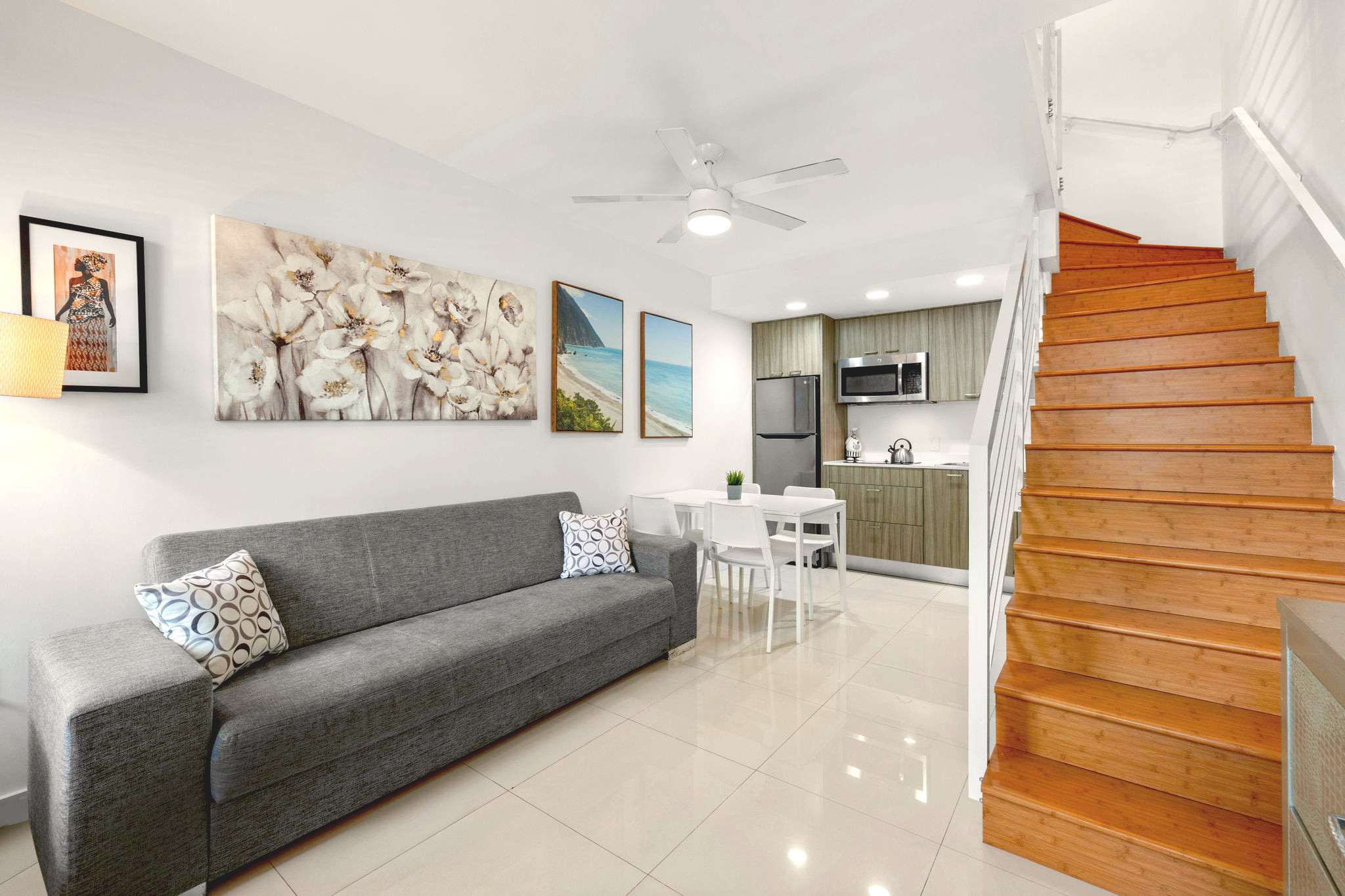 Stylish Apartment With Bbq And Prime Location - Inviting Modern Retreat - Miami Beach, FL