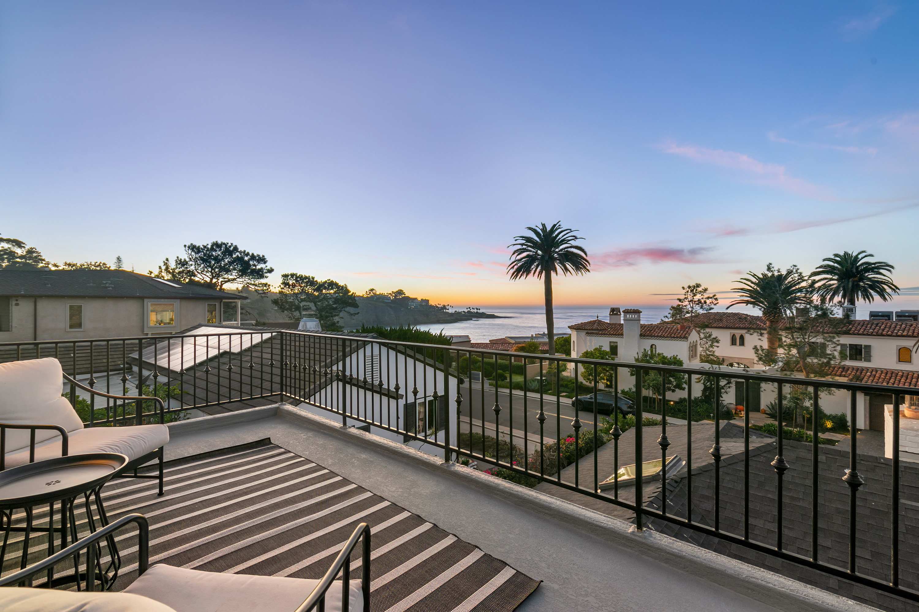 New Luxe Remodel,Walk to Beach, Ocean Views, Spa | San Diego | NXT ...