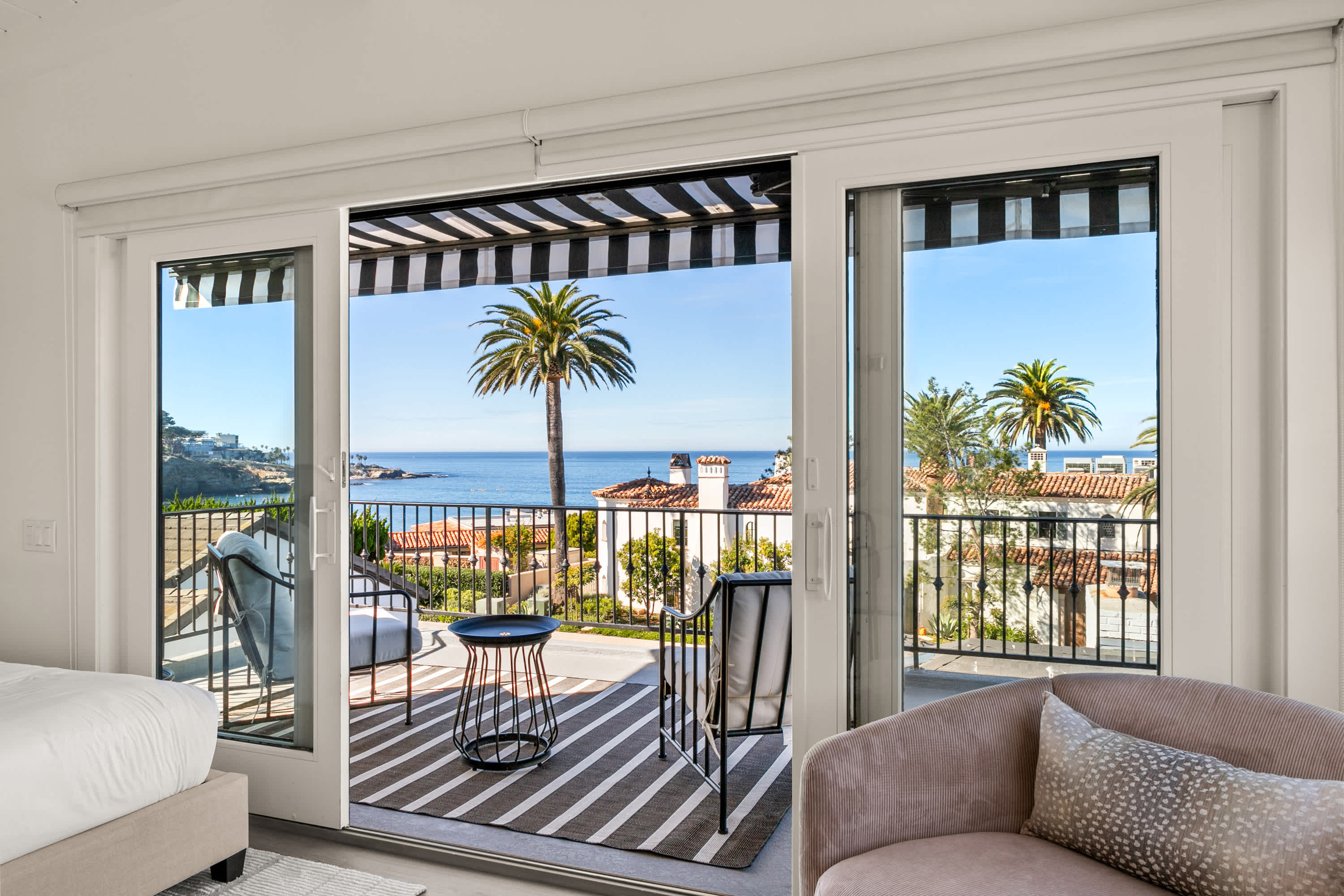 New Luxe Remodel,Walk to Beach, Ocean Views, Spa | San Diego | NXT ...