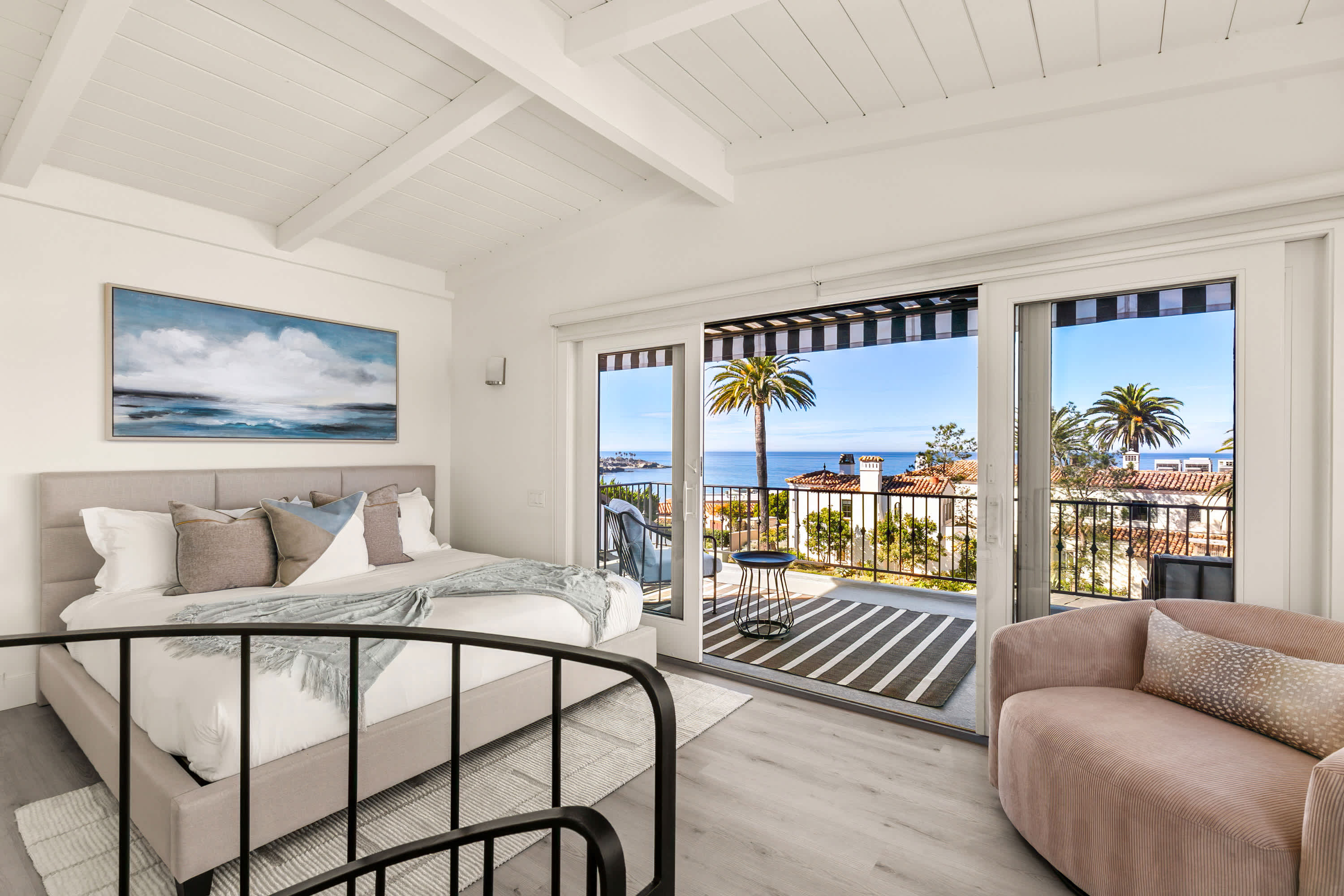 New Luxe Remodel,Walk to Beach, Ocean Views, Spa | San Diego | NXT ...