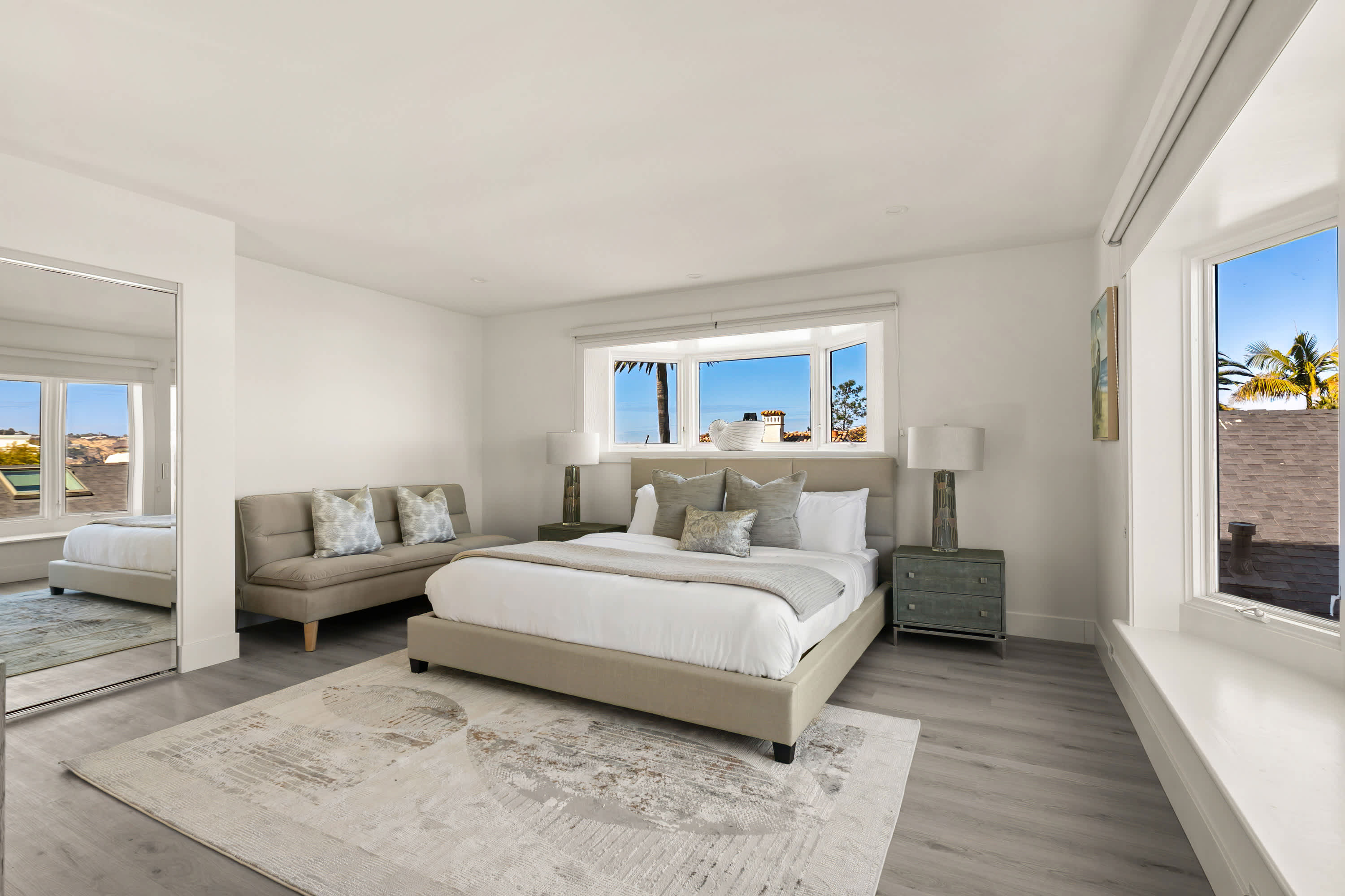 New Luxe Remodel,Walk to Beach, Ocean Views, Spa | San Diego | NXT ...