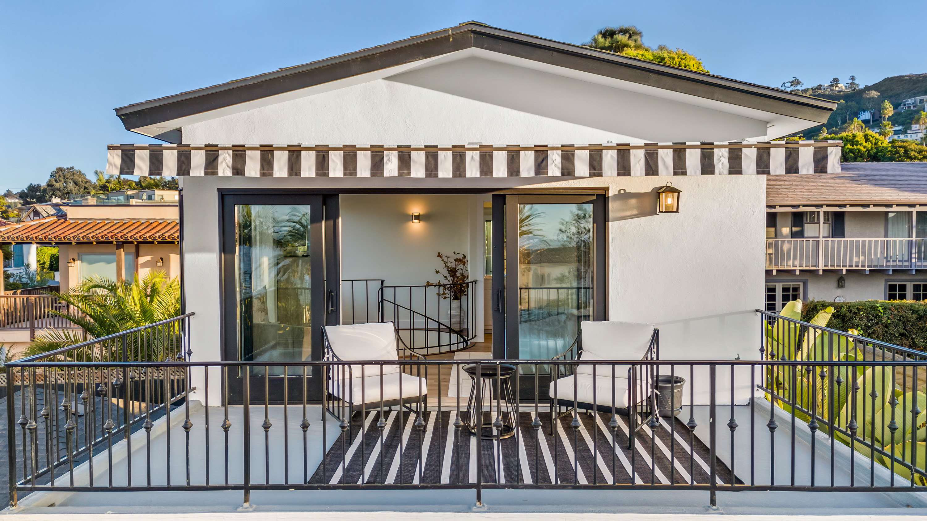 New Luxe Remodel,Walk to Beach, Ocean Views, Spa | San Diego | NXT ...