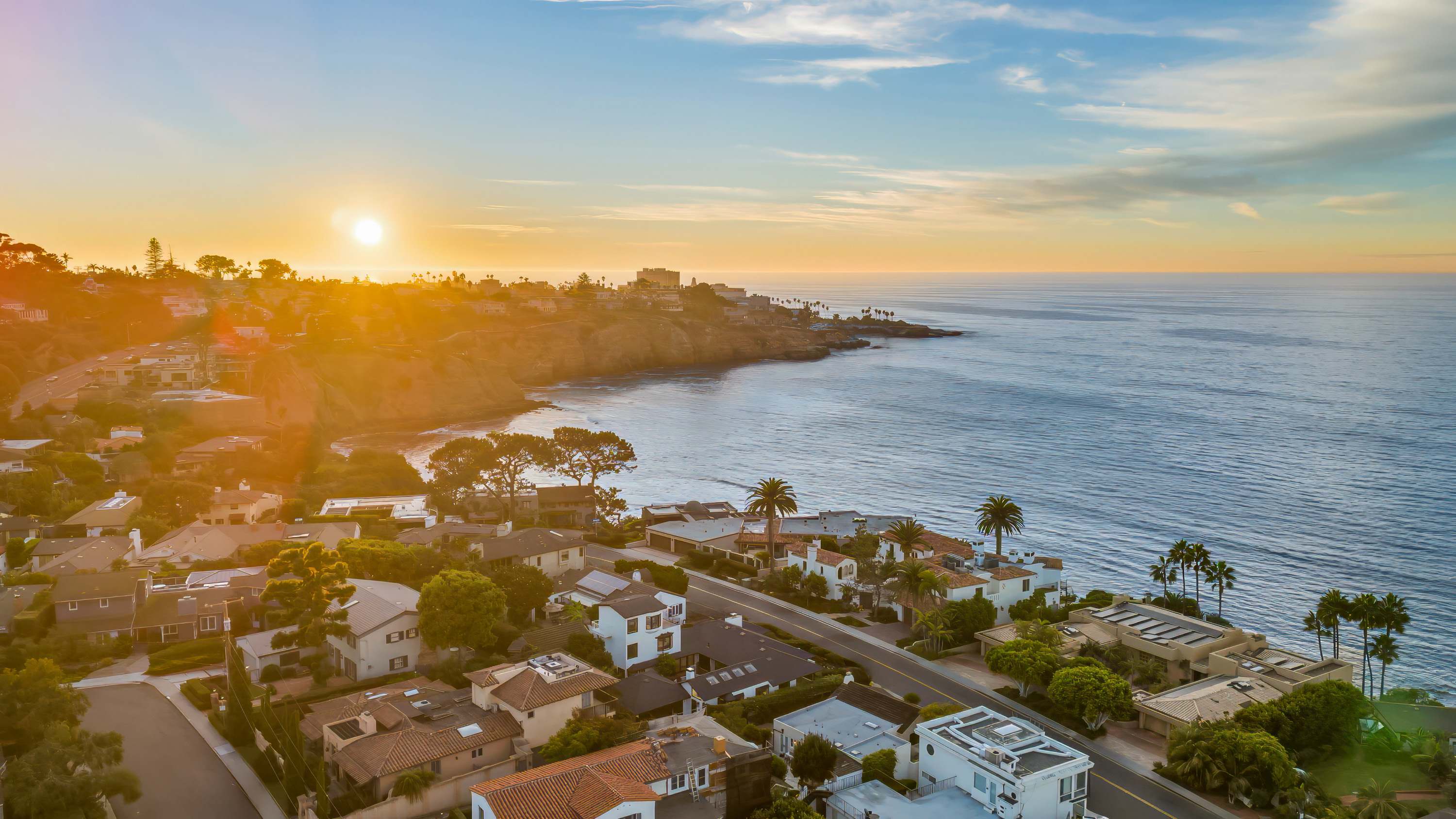 New Luxe Remodel,Walk to Beach, Ocean Views, Spa | San Diego | NXT ...